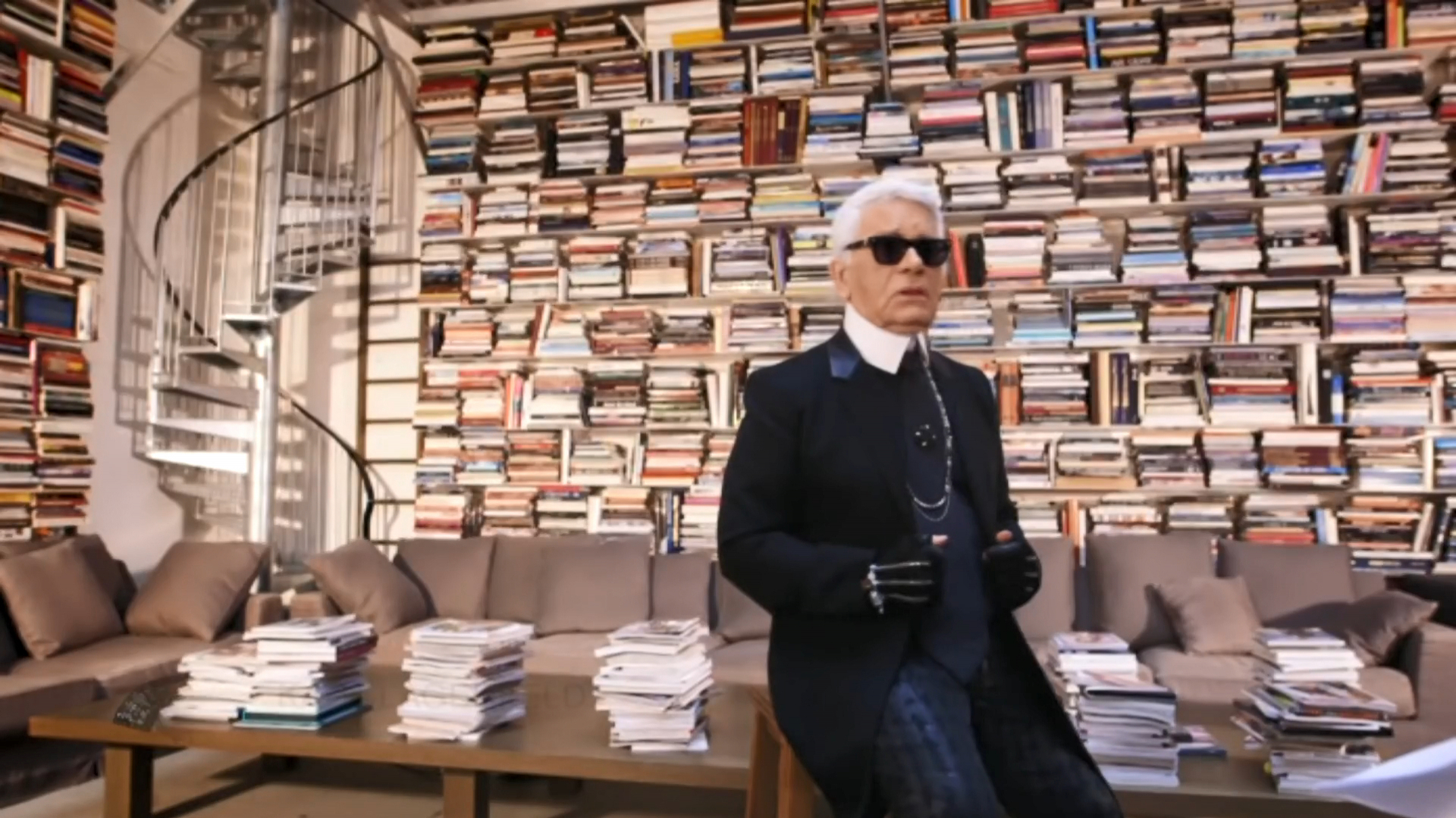Yves Saint-Laurent - Karl Lagerfeld : Une guerre en dentelles | madelen